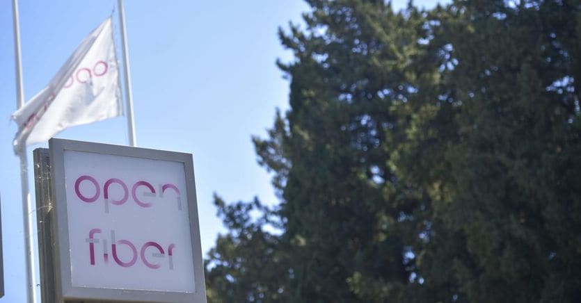 Open Fiber, Enel è pronta a vendere: l’ok entro fine anno - Il Sole 24 ORE