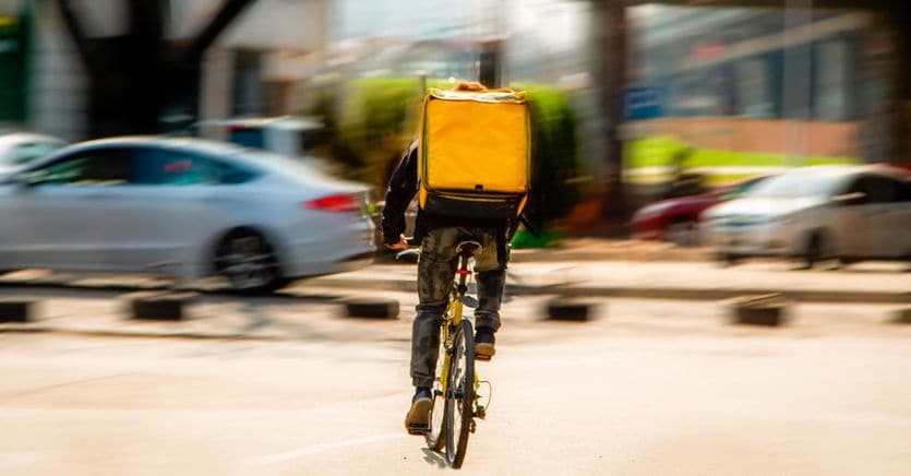 Deliveroo, Glovo-Foodinho, Just Eat, Uber eats sotto scacco dei pm ...