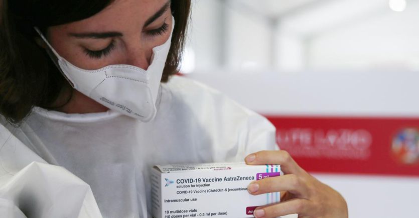 Cts: Pfizer o Moderna per seconda dose, Astrazeneca a over 60 - Il Sole ...