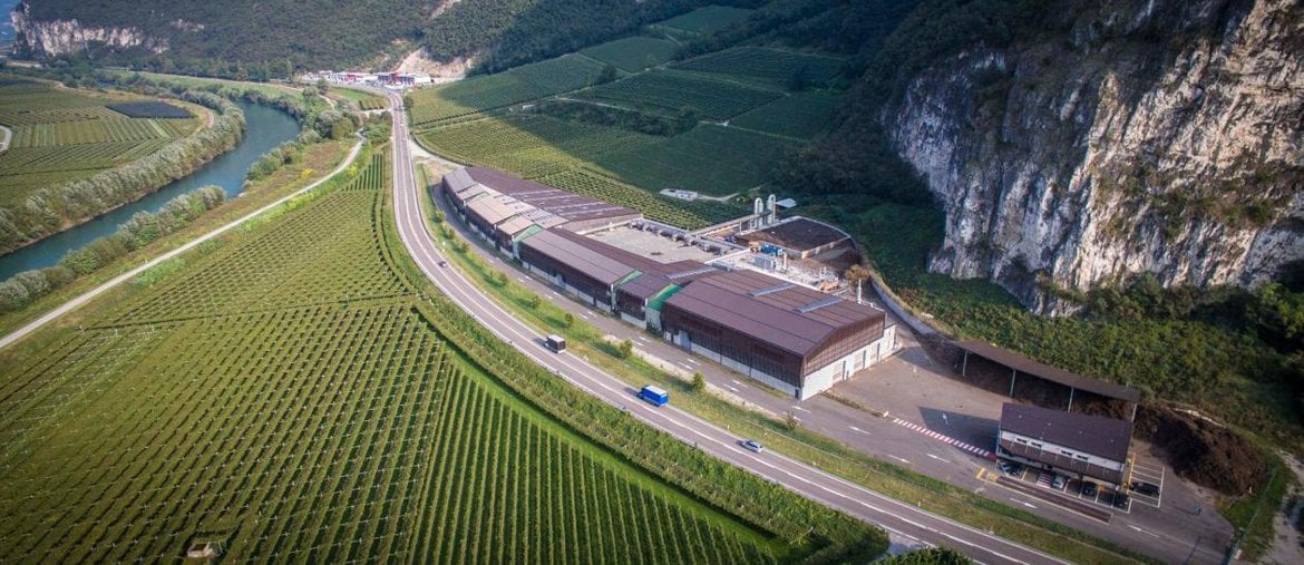 Biogas, così il torsolo di mela alimenta gli autobus a Trento - Il Sole ...