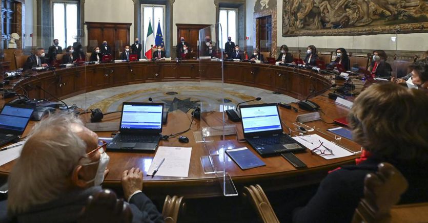 Corsa a ostacoli Pnrr, 64 miliardi in gioco. Palazzo Chigi anticipa la ...
