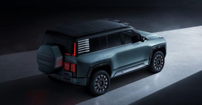 Chinese electric cars, Byd launches the premium brand Yangwang: the U8 ...