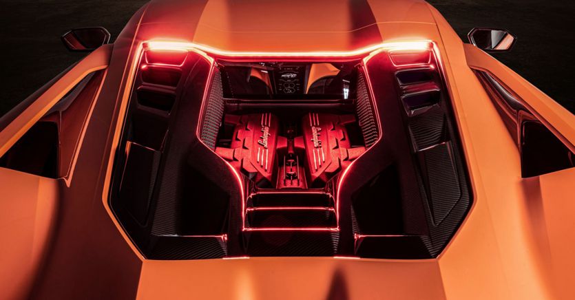 Lamborghini Revuelto su strada - Il Sole 24 ORE