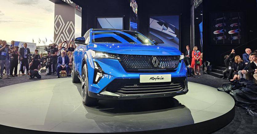 Renault Rafale, debutta il suv coupé. Dimensioni, motori e ...