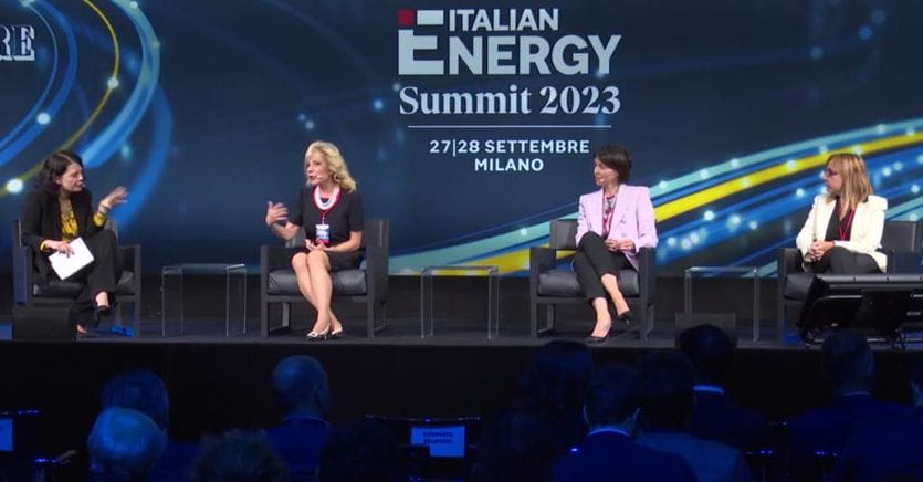 Prezzi energia: Arera, verso aumenti luce nel prossimo trimestre - Il ...