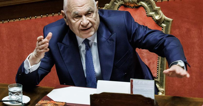 Commissione di inchiesta su dossieraggio, Meloni: «Vediamo». Auditi in Antimafia Crosetto e De ...