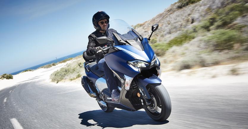 Yamaha Tmax, in sella alla nuova generazione dello scooter più sportivo ...