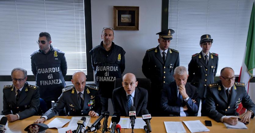 Camorra, 69 arresti. Il sistema «La Regina» e il consigliere regionale ...