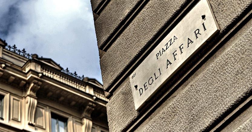Banche, il governo cambia rotta ma Piazza Affari vende ancora - Il Sole ...