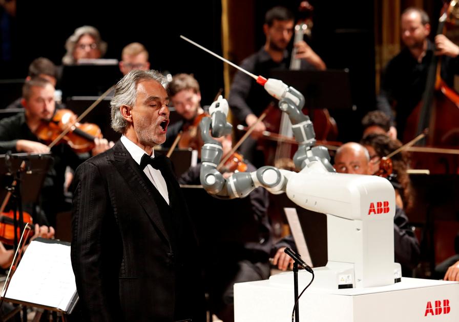 Andrea Bocelli: gli affari del tenore «multinazionale» da 40 milioni di ...