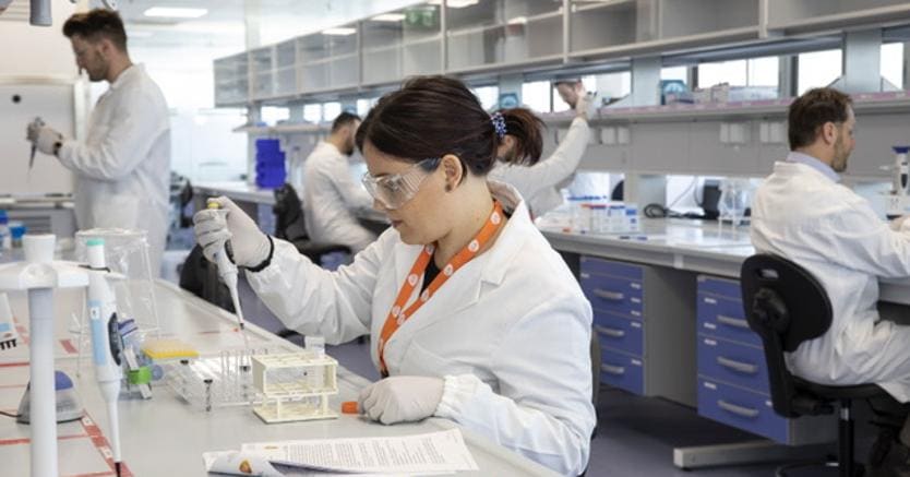 Gsk investe sui vaccini e inaugura a Siena un centro di controllo ...