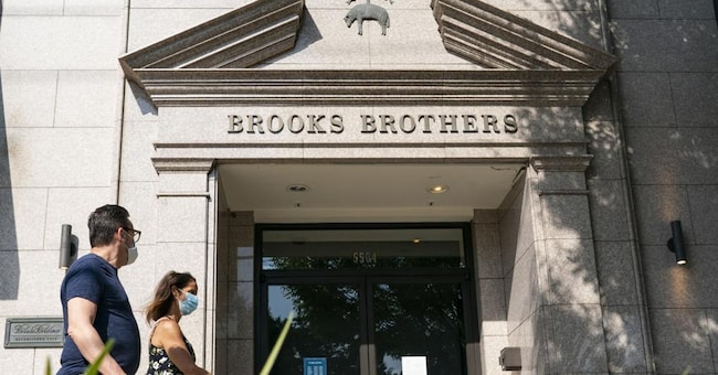 Brooks Brothers ritorna americana. Del Vecchio vende a Authentic Brands ...