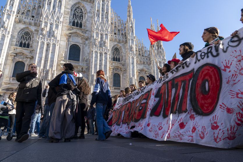 Violenza contro le donne, Italia in piazza, 500mila a Roma. «Il ...