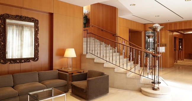 Albergo responsabile se la turista inciampa su un gradino non visibile ...