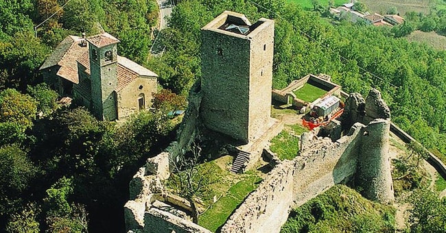 Castello di Canossa, al via il restauro grazie a fondi privati - Il ...
