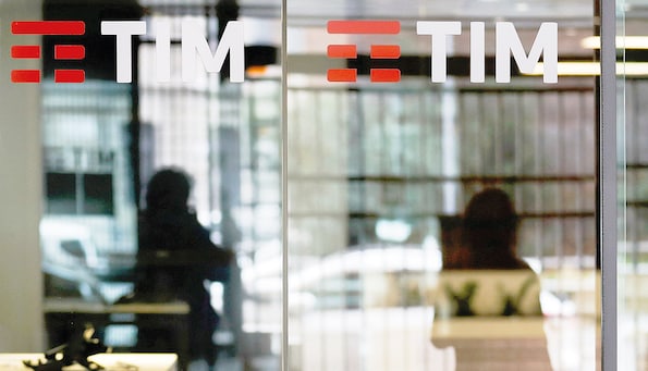 Rete Tim, 20 miliardi da Kkr. Solo 600 milioni per Sparkle - Il Sole 24 ORE