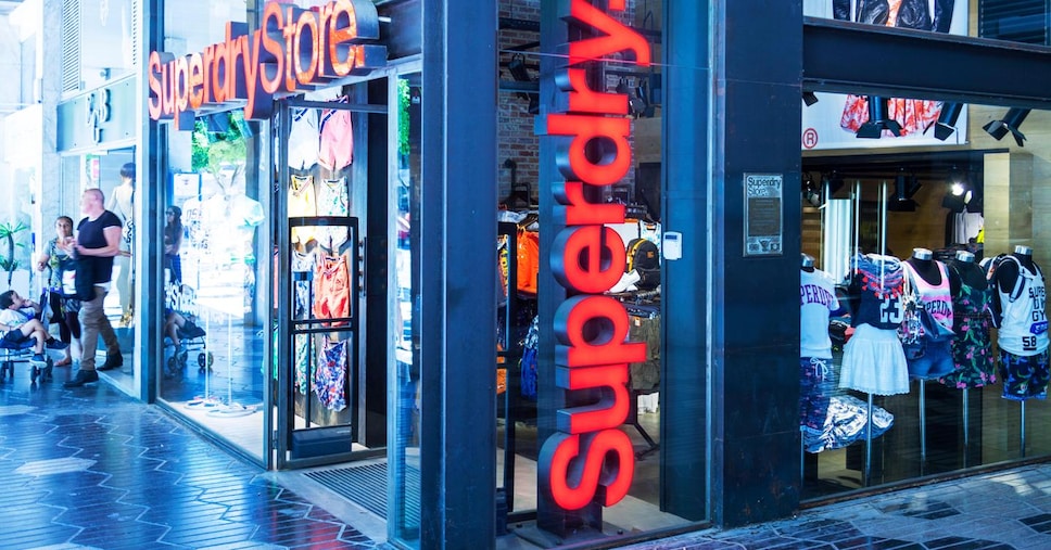 Superdry crolla a Londra, il ceo e primo azionista Dunkerton non ...