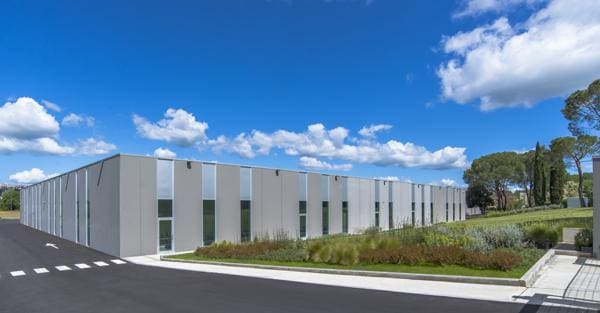 Prada raddoppia il suo maglificio in Umbria per sostenere «una crescita ...