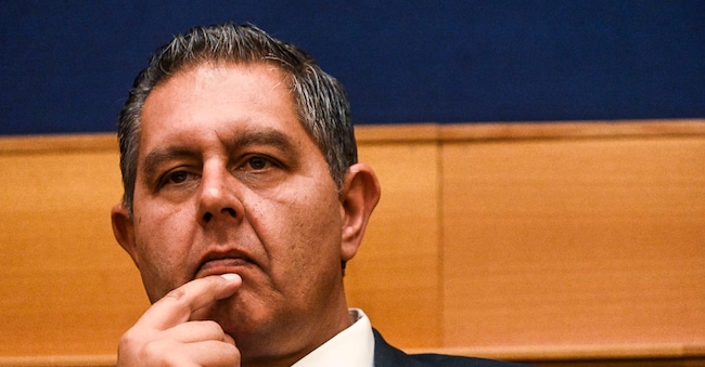 Toti, file opened on alleged mask fraud during Covid. The lawyer: he ...