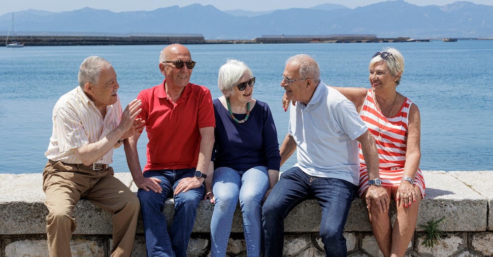 Italiani sempre più anziani, il 10% ragazze non vuole figli, il 7,5% ne ...