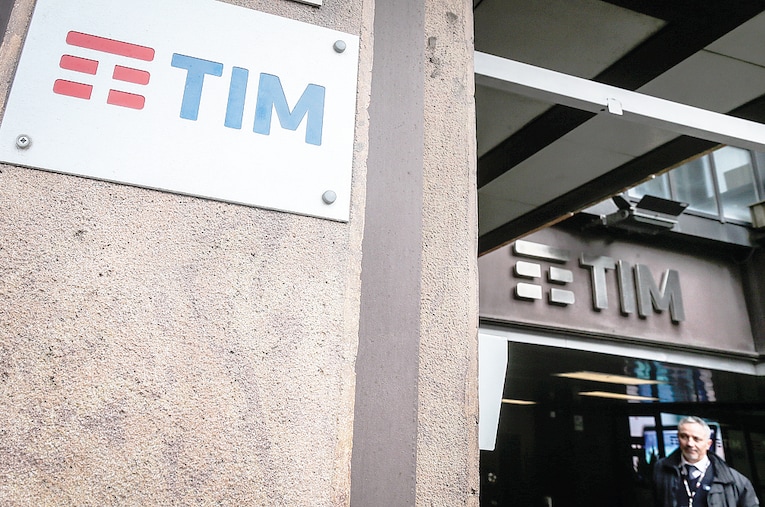 Tim in luce, analisti promuovono debito e conferma target - Il Sole 24 ORE