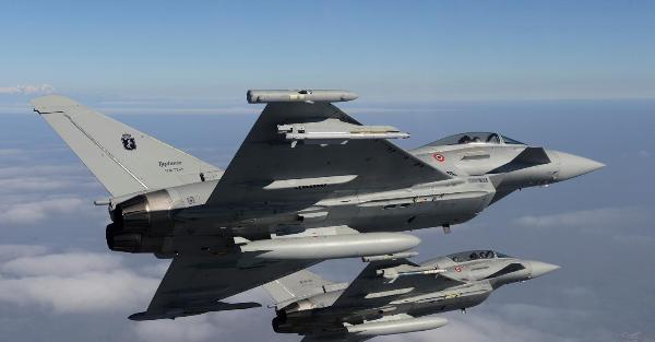 The government wants to buy 24 Eurofighter F-2000 Typhoon fighters for ...