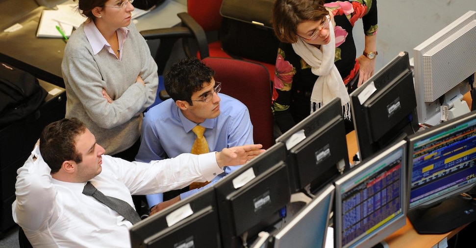 Stock exchanges, Europe climbs the slope with US subsidies. Milan weak ...