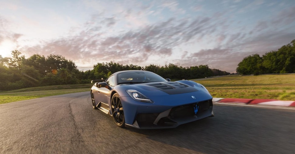 Maserati Gt2 Stradale, the MC20 race car put on the number plate - Il ...