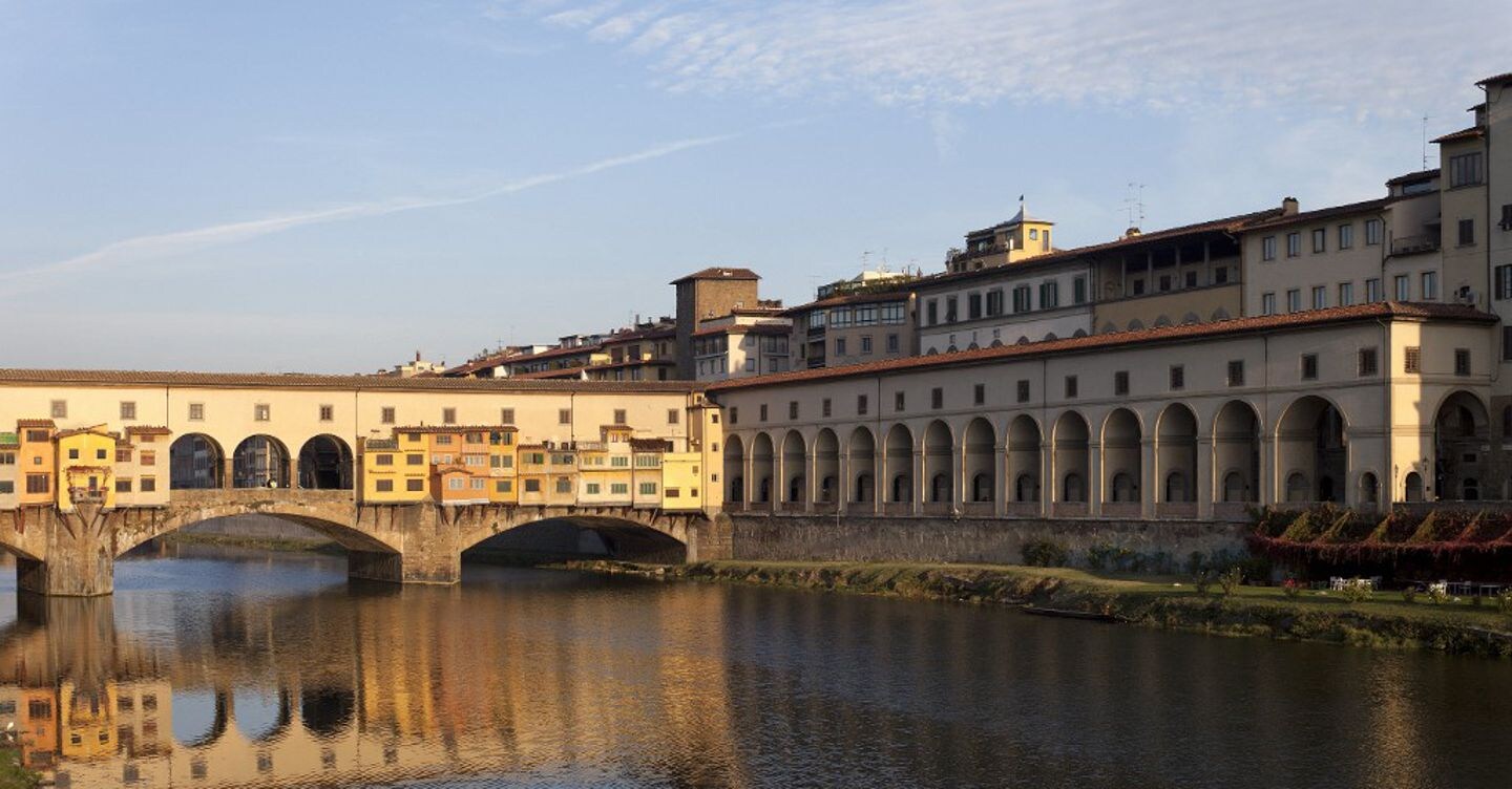 ponte vecchio corridor