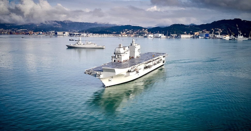 Navy: the amphibious ship Trieste delivered. This is what it looks like ...