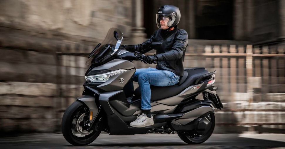 Voge Sr4 Max, what the premium Chinese scooter looks and feels like ...