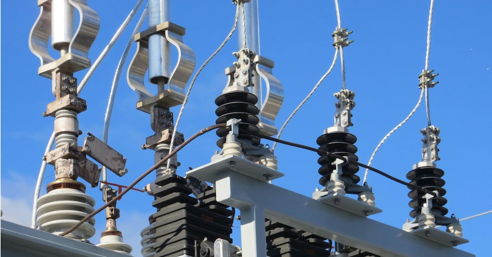 Elettricità, perché in Italia costa di più rispetto agli altri Paesi ...