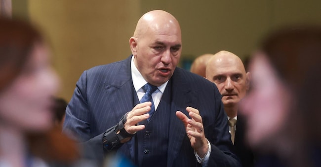 Difesa, Crosetto firma un decreto per riconoscere la figura del veterano - Il Sole 24 ORE