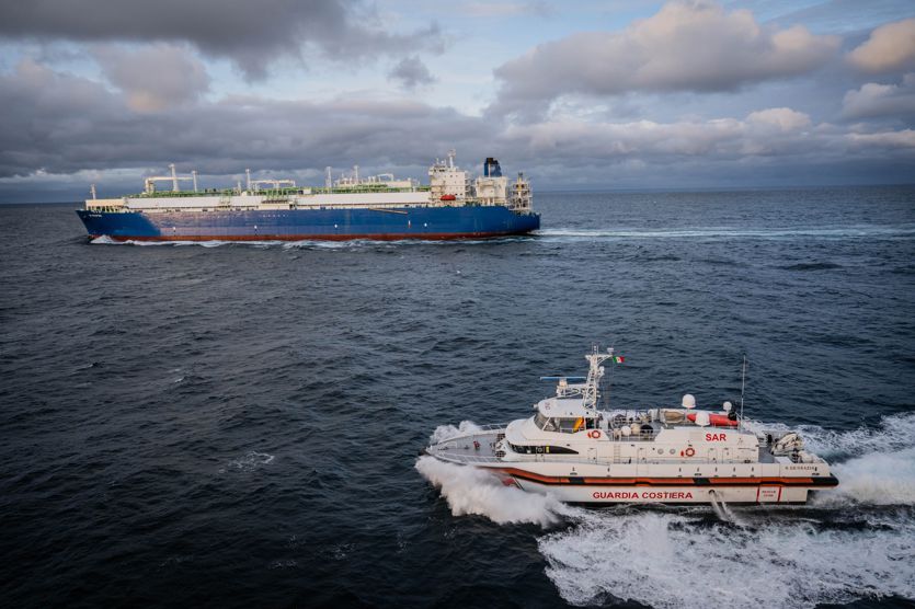 Snam, è arrivata a Ravenna la nave rigassificatrice BW Singapore - Il ...