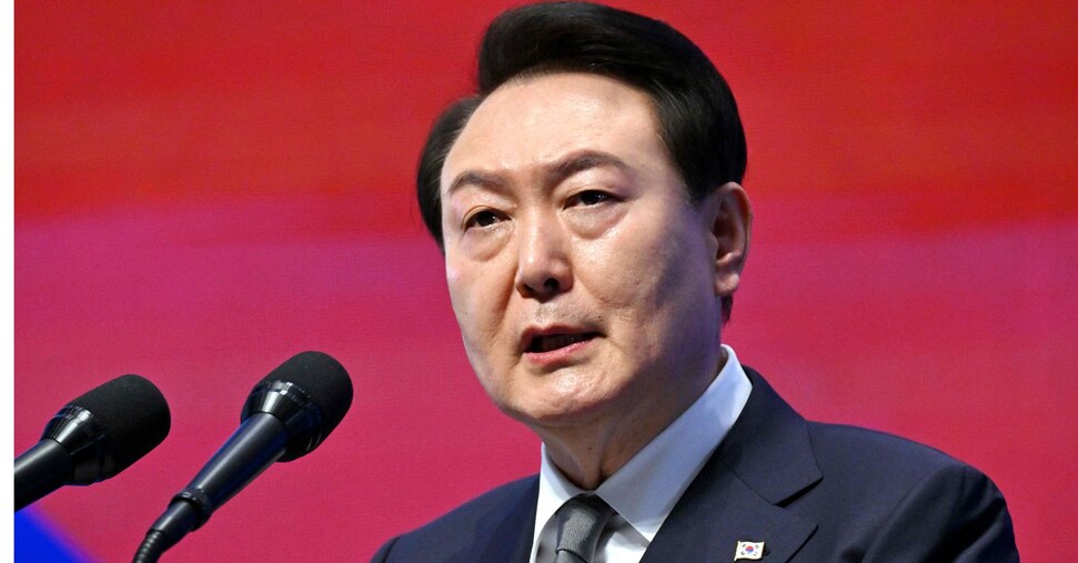 Sud Corea, revocati gli arresti del presidente Yoon che resta in ...