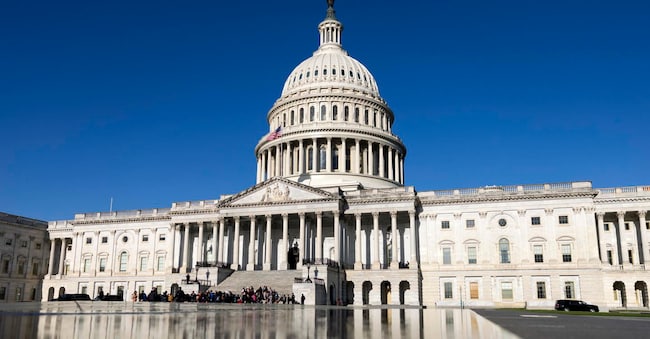 Trump sospetta di insider trading: Schiff e Ocasio-Cortez chiedono indagini