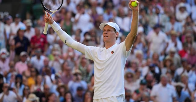 Wimbledon, Sinner domina Djokovic e vola in finale con Alcaraz. «È ...