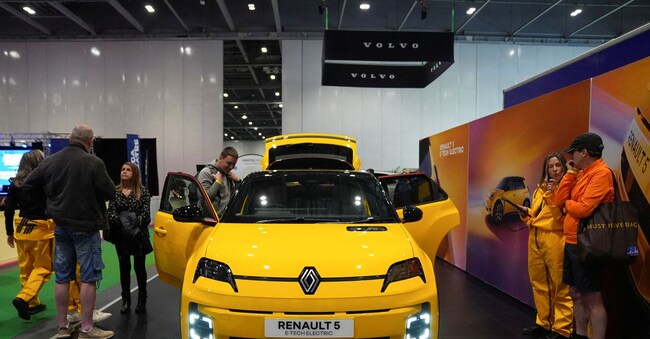 Renault nomina Minto ceo ad interim e taglia gli obiettivi per il 2025 ...