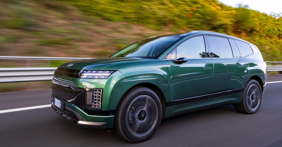 Hyundai Ioniq 9, il maxi suv elettrico: la prova, le caratteristiche e i prezzi - Il Sole 24 ORE