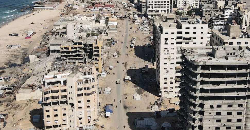 Gaza, Idf: Croce Rossa riceve salma ostaggio da Hamas. Trump: «Se Hamas ...
