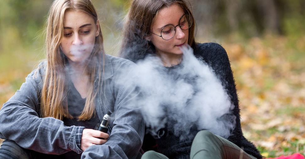 Among teenagers more electronic smoking, boom in psychotropic drugs and ...