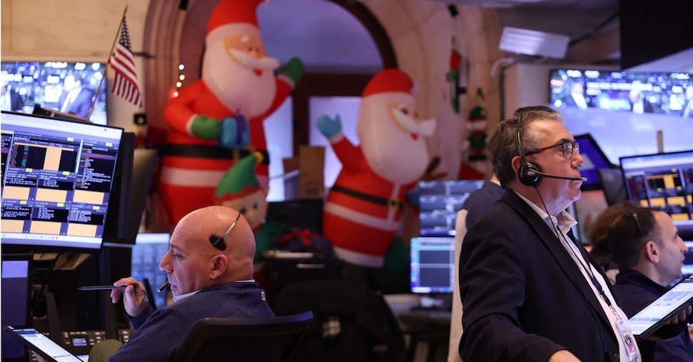 Holiday Trading Slows Europe as US S&P 500 Hits Record High and Gold ...