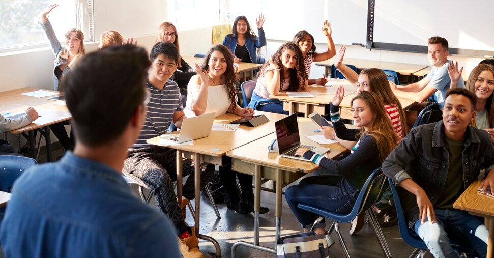 Cei: l’80% degli studenti frequenta l’ora di religione - Il Sole 24 ORE