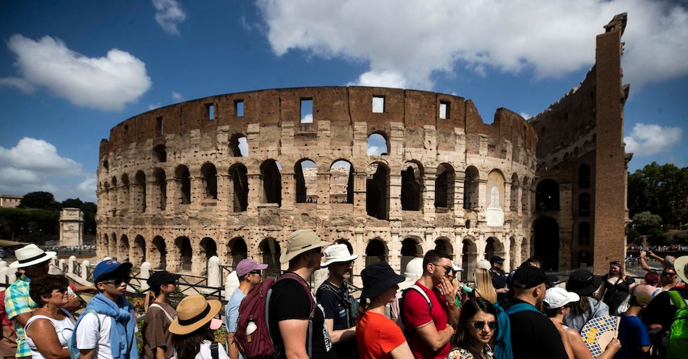Colosseum, maxi fines confirmed to companies that hoarded tickets - Il ...