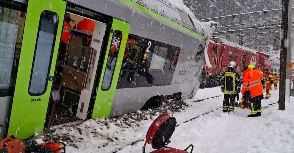 Svizzera, treno deragliato nel Vallese. Cinque feriti, nessun italiano ...