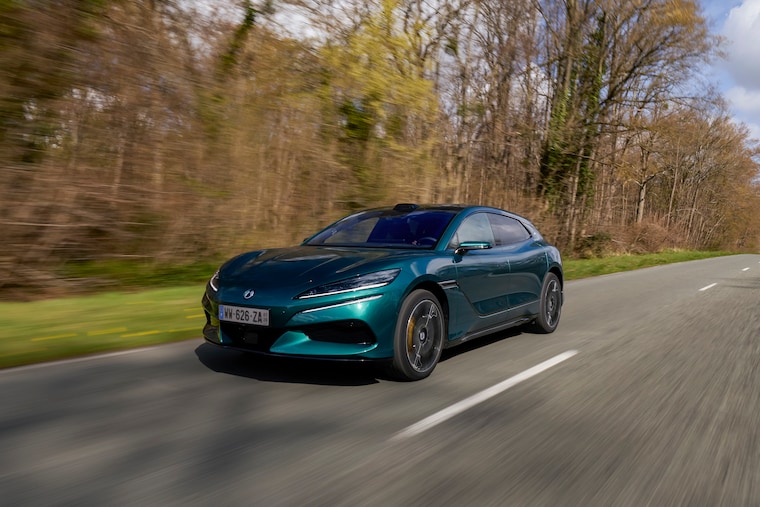 Denza Z9 GT, dalla Cina parte la sfida luxury: come è fatta e come la ...