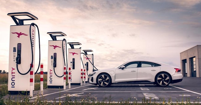 Ricaricare l’auto elettrica in autostrada senza troppi problemi - Il ...