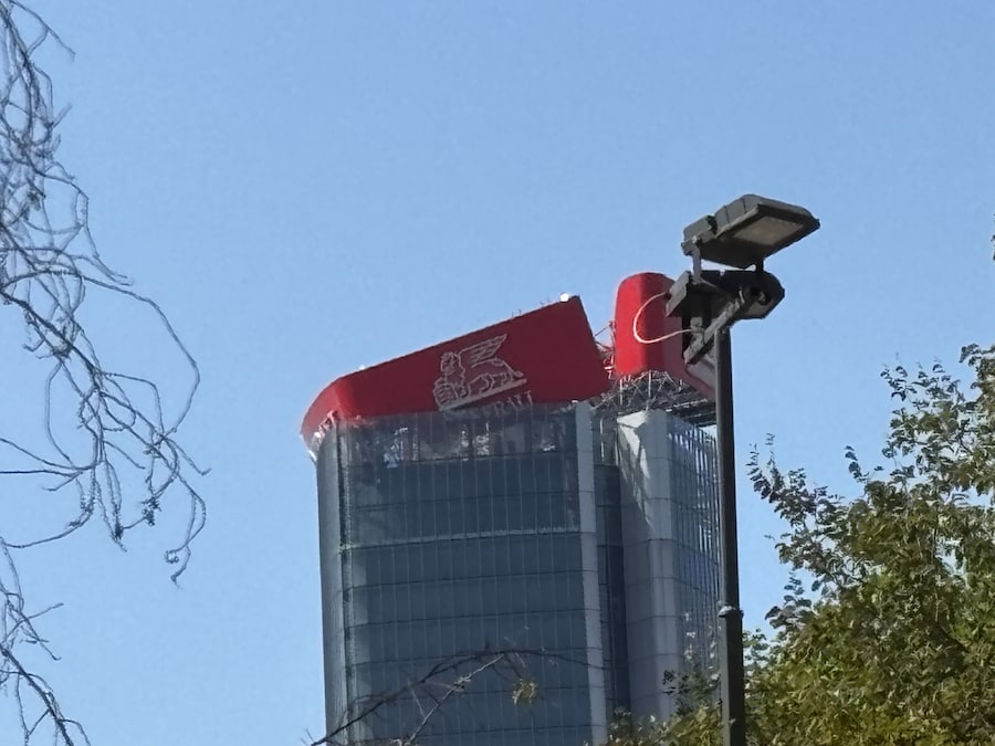 Milano, collassa l’insegna Generali a City Life - Il Sole 24 ORE