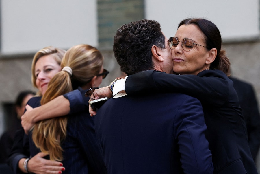 Chiusa la camera ardente di Armani, in 16mila per l’addio - Il Sole 24 ORE