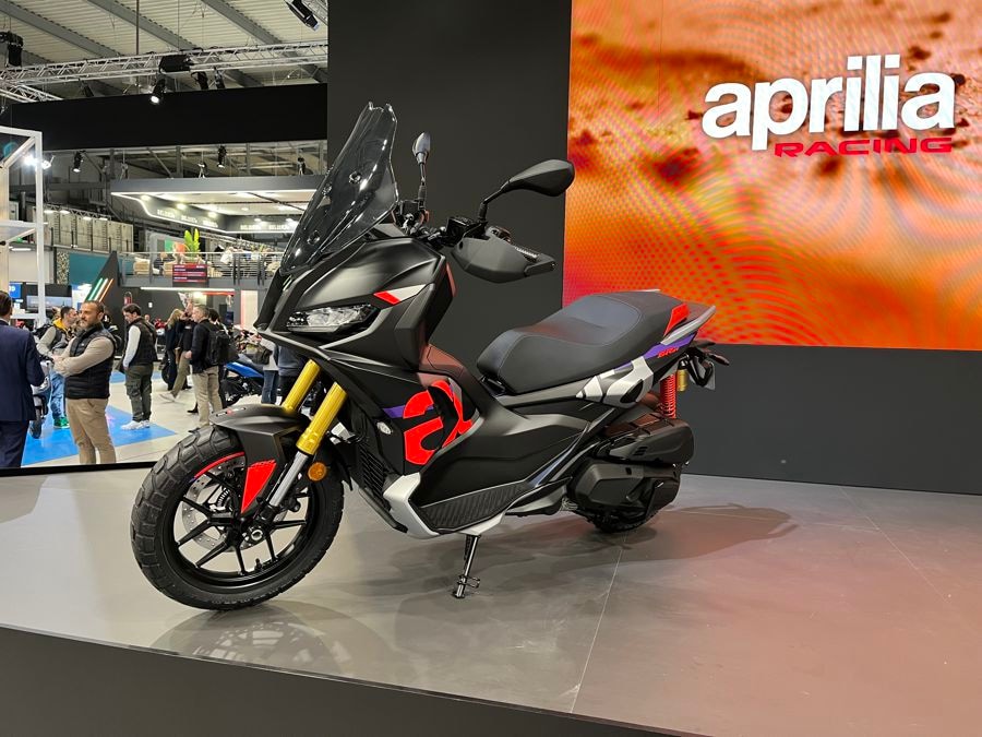 Aprilia Sr gt 400, tutte le foto dello scooter per la città e i viaggi ...